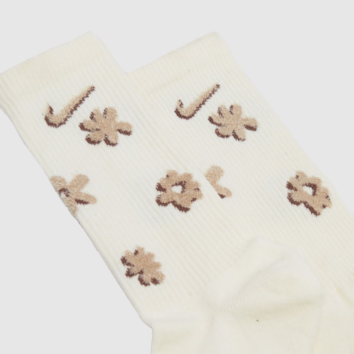 Beige Nike Everyday Crew Socks 2 Pack Socks | schuh